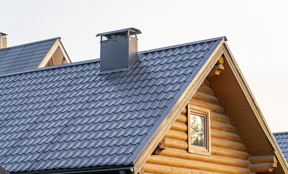 7 Sleek Metal Roof and Siding Color Combinations (Ranked)